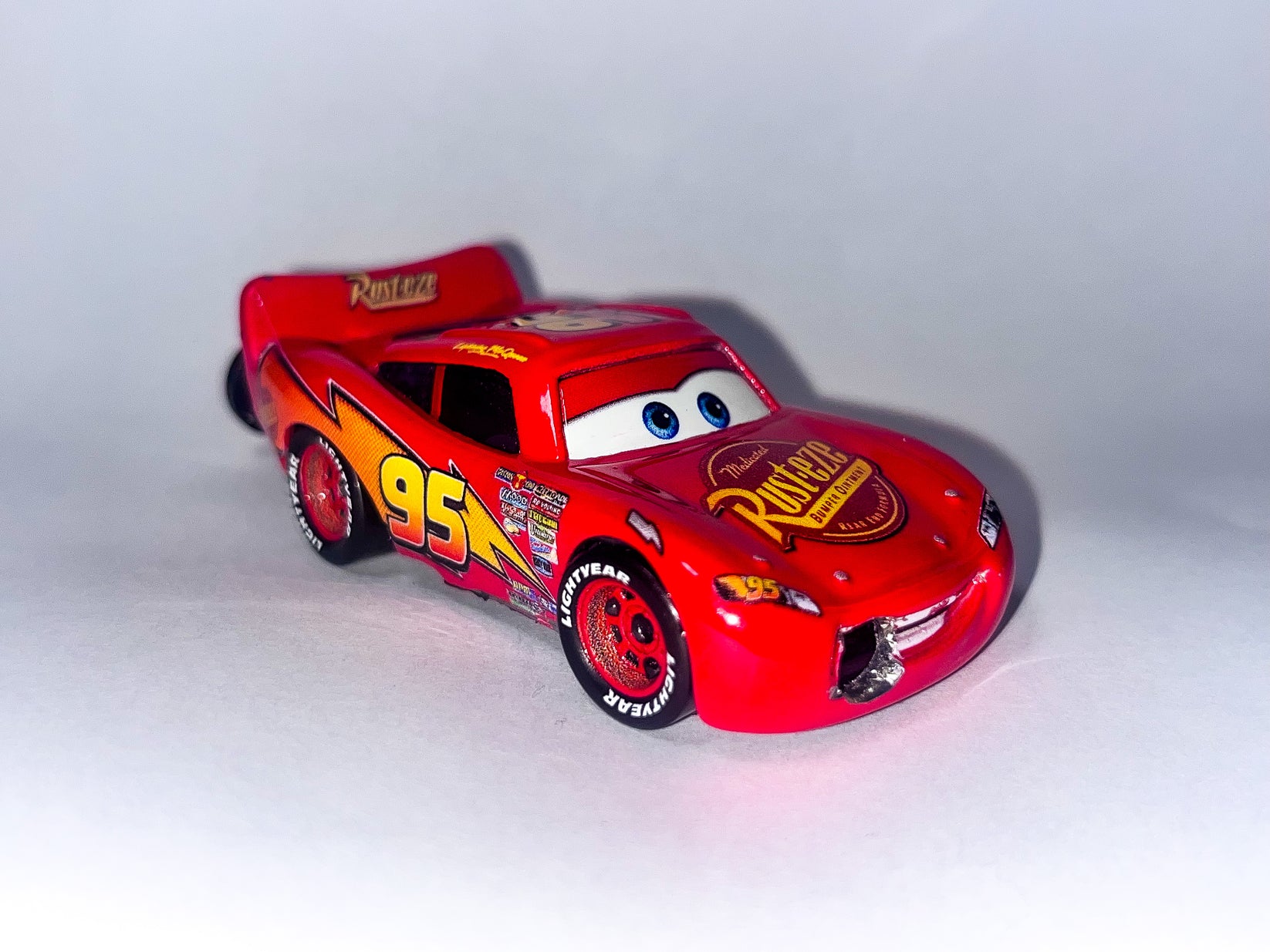 Lightning McQueen Refillable Lighter – Divinity